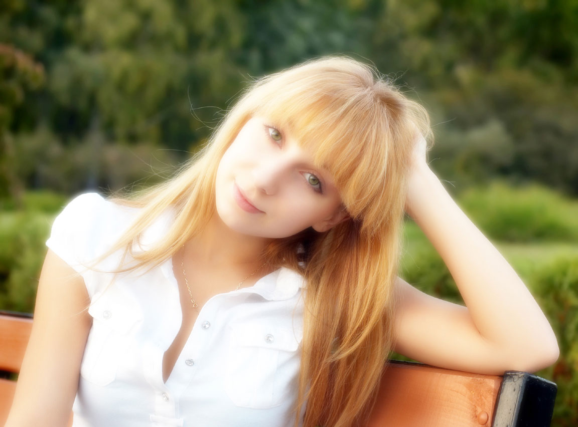 Creating Soft Glow Effect Using Photoshop - SmuGG BuGG